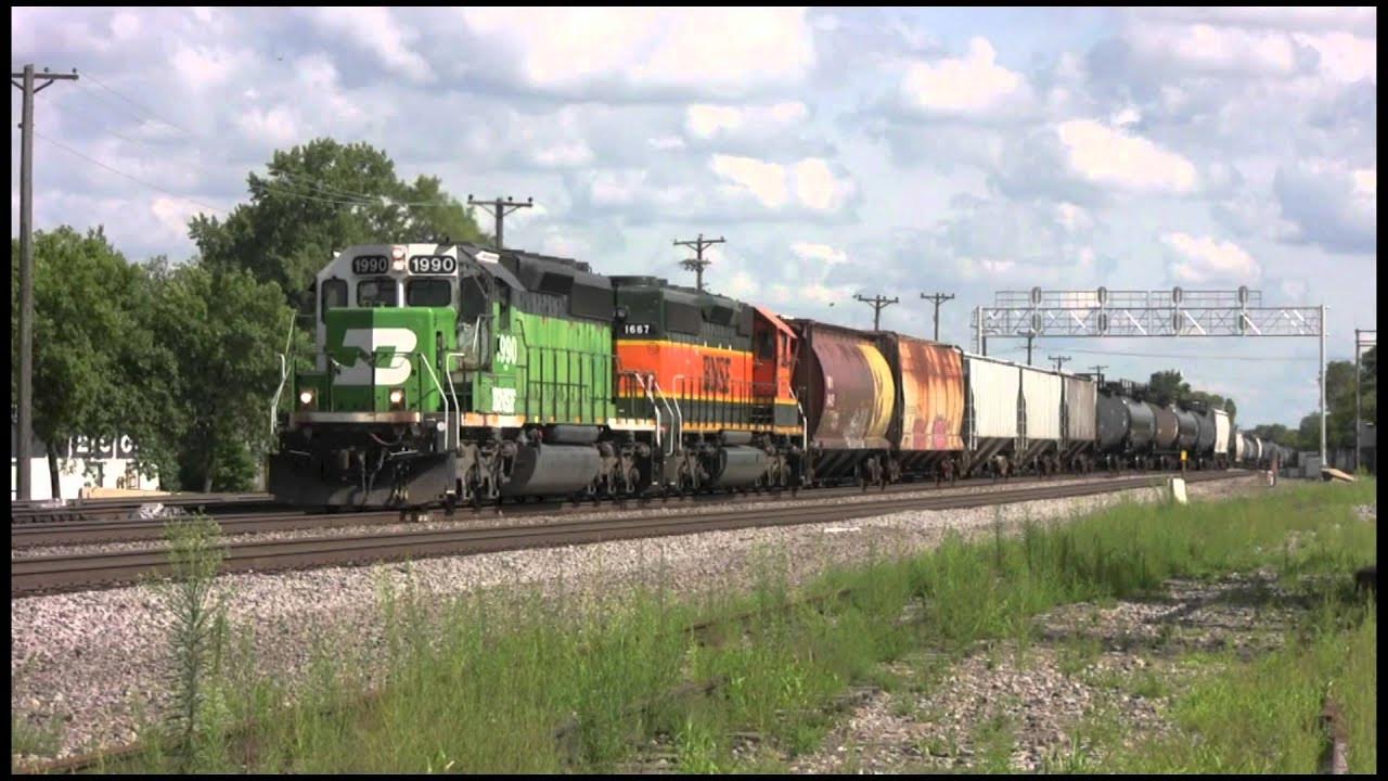 BN Whiteface SD40-2 Leading the way - YouTube