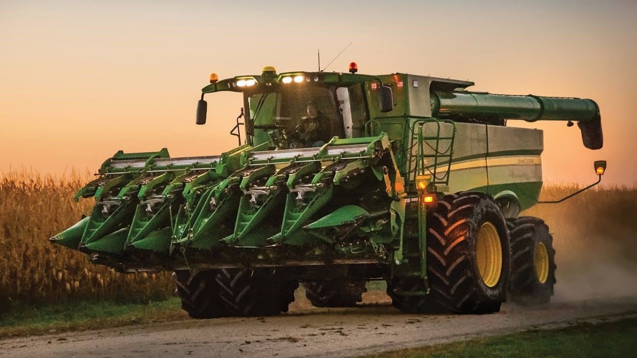 🙎let's harvest corn 🌽 with x9 1100🚜 l storing corn at 🏠silos lfs 23 l😍 ...