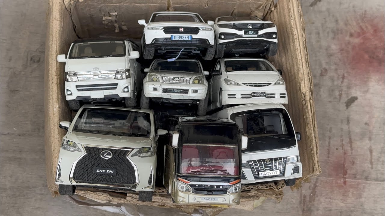 Lets find most realistic diecast model ,Cars,Lexus,Toyota honda,Bus ...