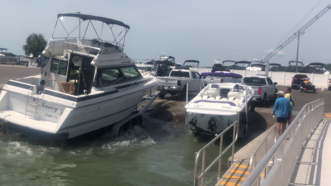 Negative tongue weight. Seminole boat ramp. Clearwater, FL 06/27/2020 ...