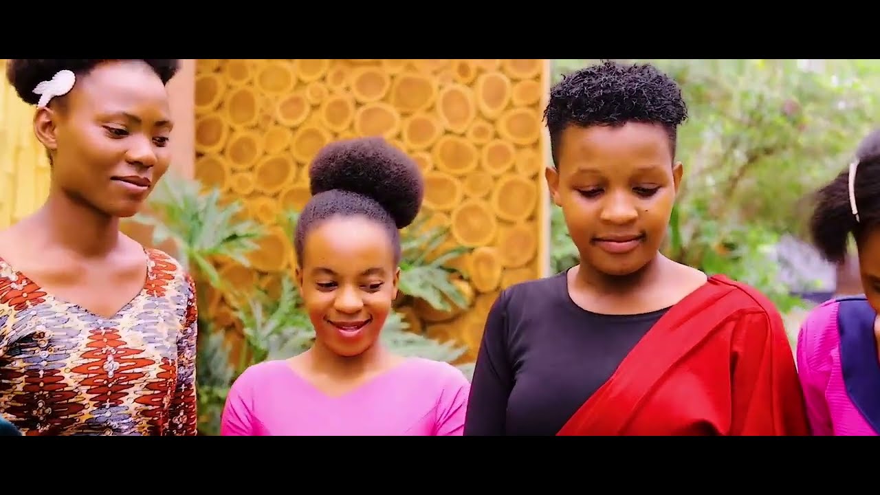 HAPPY NEW YEAR (HERI YA MWAKA MPYA)-GTS Official Video - YouTube