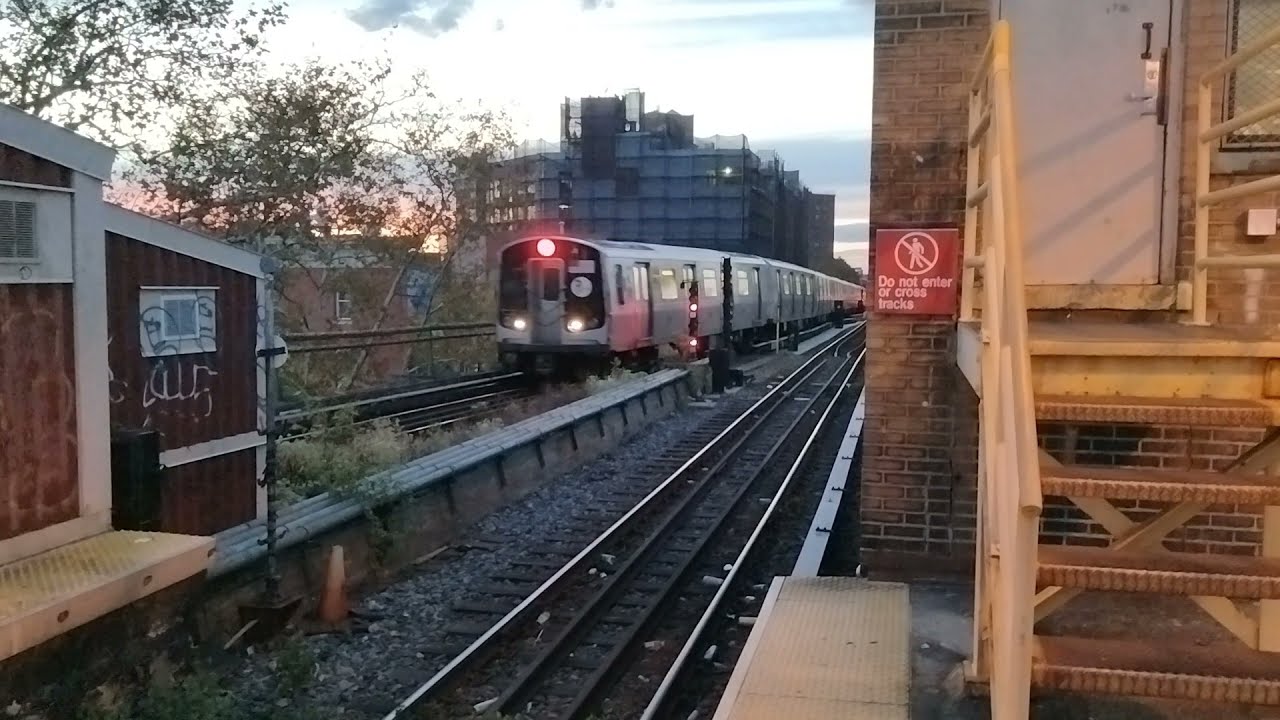 NYC SUBWAY | R179 Lemon Z train arriving at Broadway Junction - YouTube