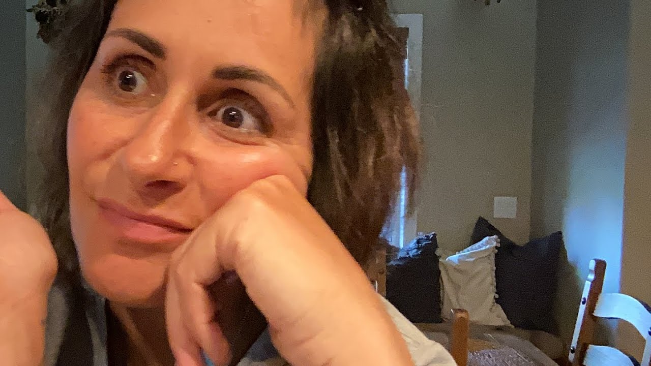 Danielle Salinger is going live! - YouTube