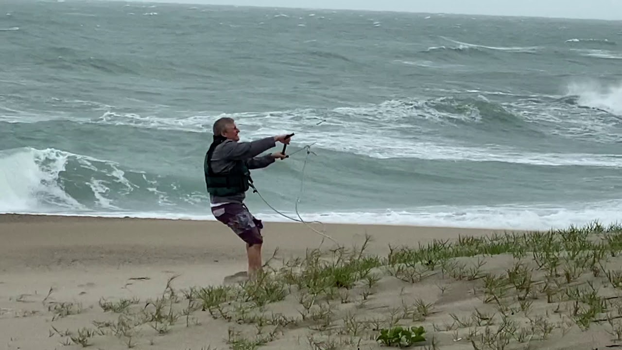 3 Meter Kite in 35mph Wind - YouTube