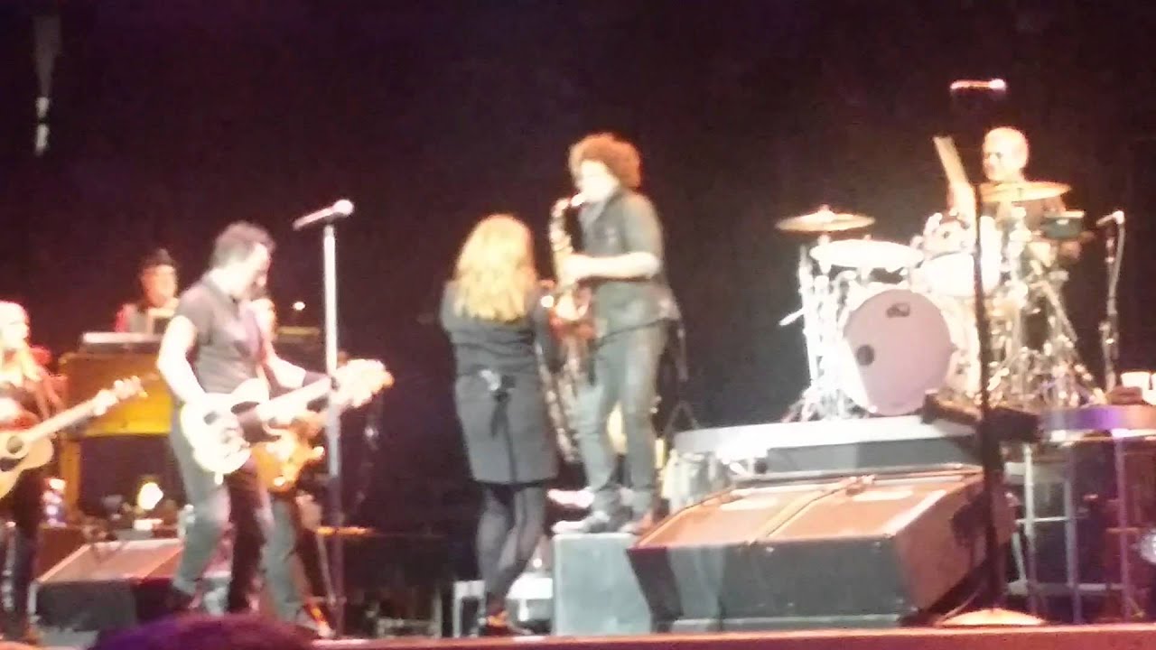 "Because The Night" performed by Bruce Springsteen and The E Street ...
