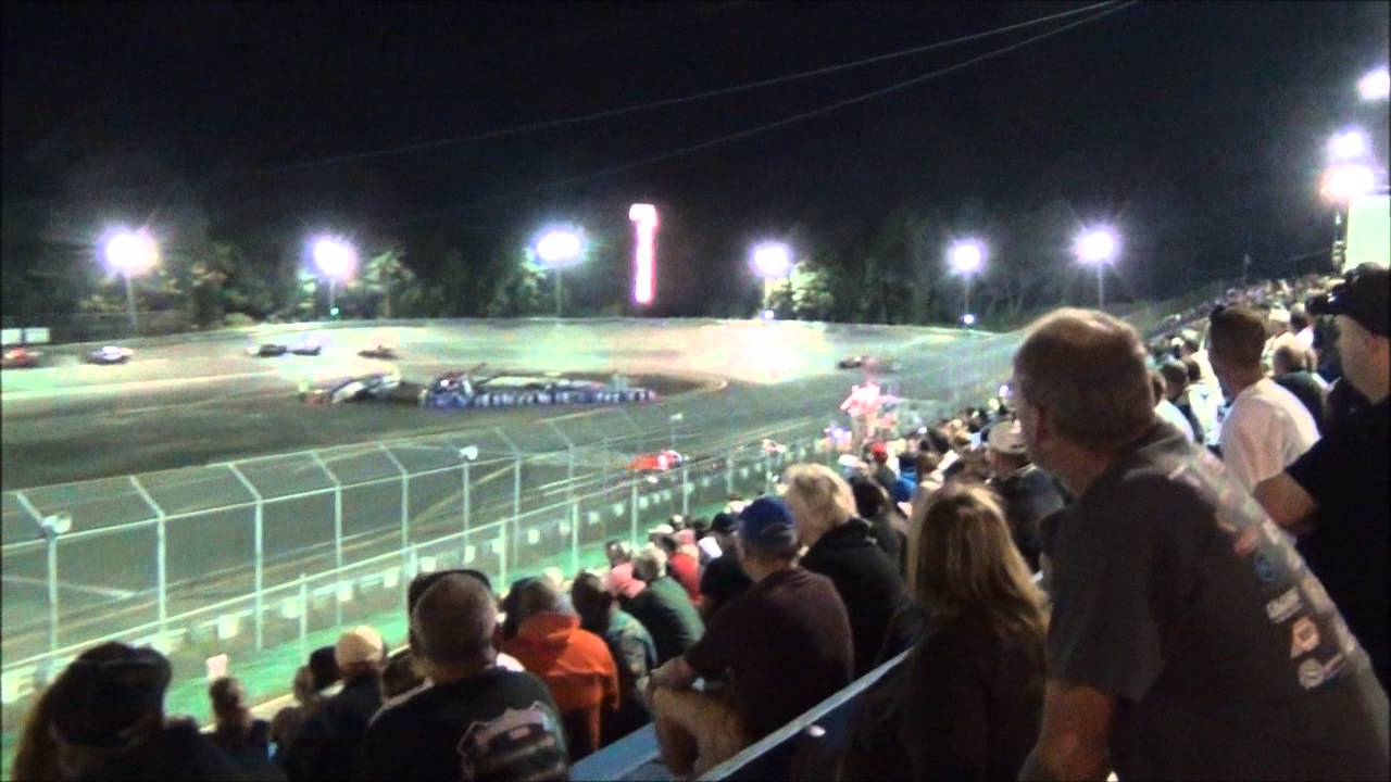 JBIII Memorial 8-17-13 Wall Stadium Speedway Modifieds - YouTube