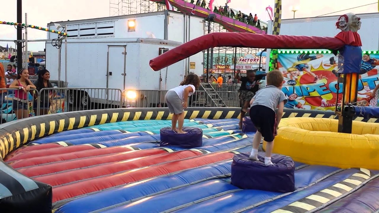 Wipeout state fair style - YouTube