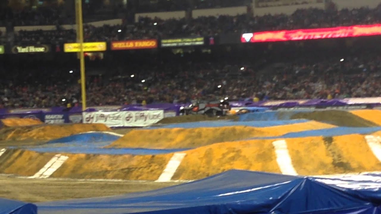 Rob Dyrdek's BattleCorn Debut Stunt - YouTube