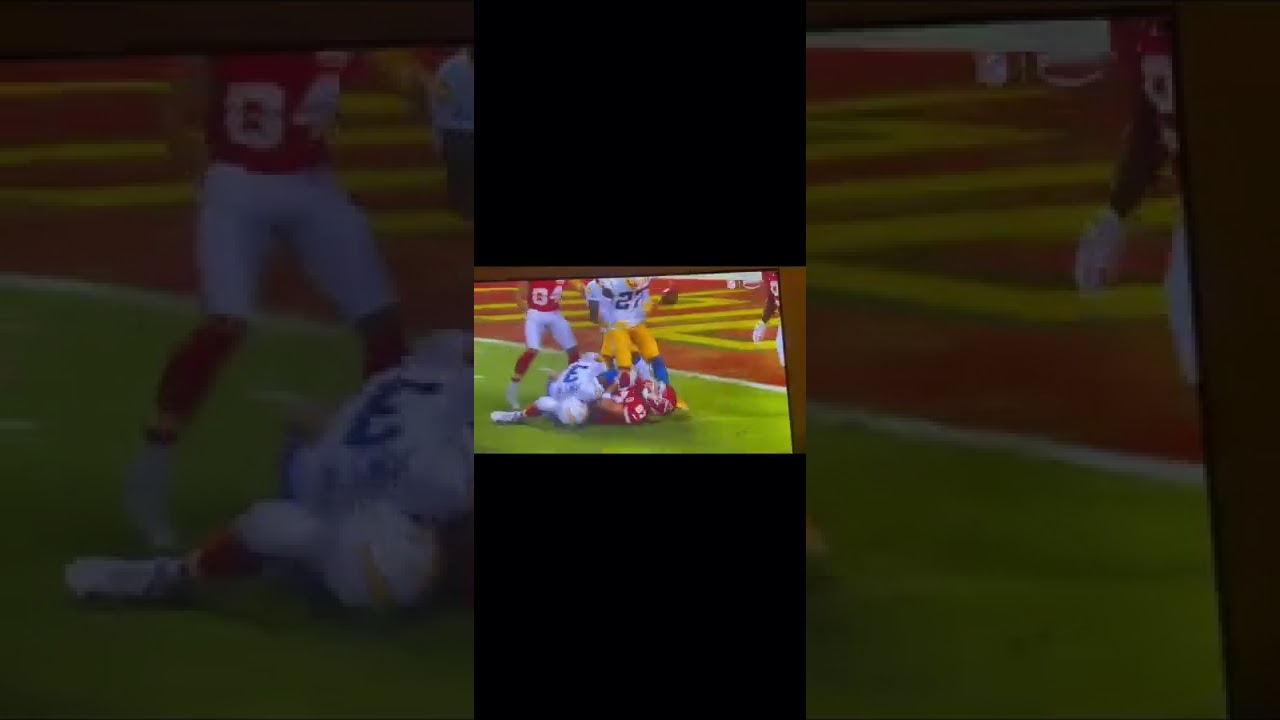 Travis kelce body slammed by Derwin James😳😱 - YouTube