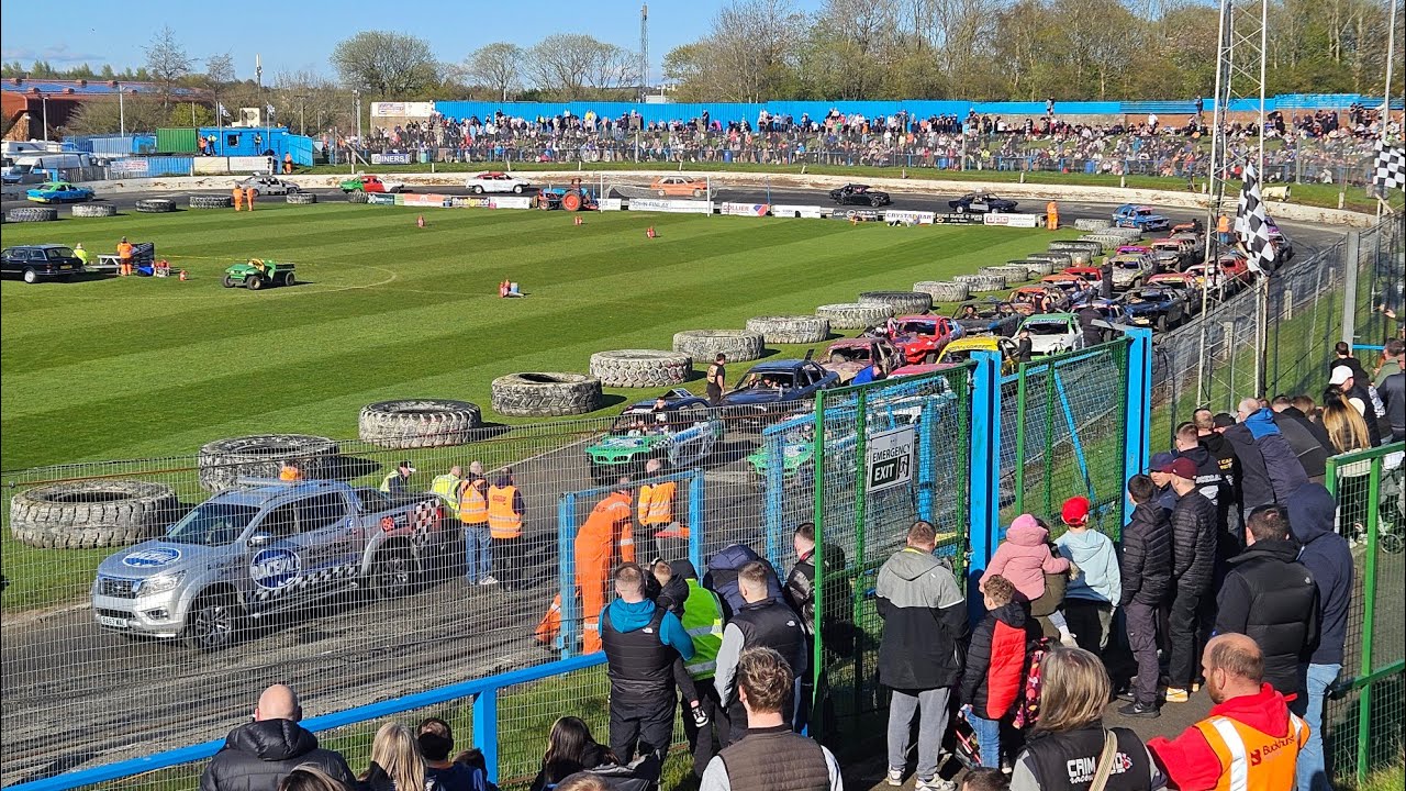 Cowdenbeath racewall bangers race 1 27th April 2024 - YouTube