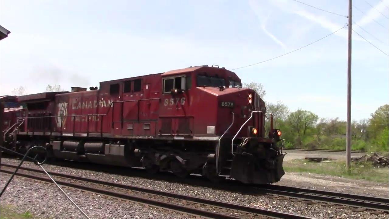 5/10/22 Berea, OH; CP 8576 leads Q166! - YouTube