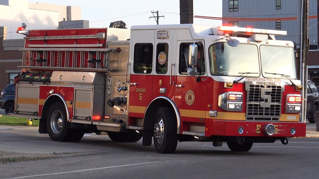 Philadelphia Fire Department Engine 5 Responding Reduced - YouTube