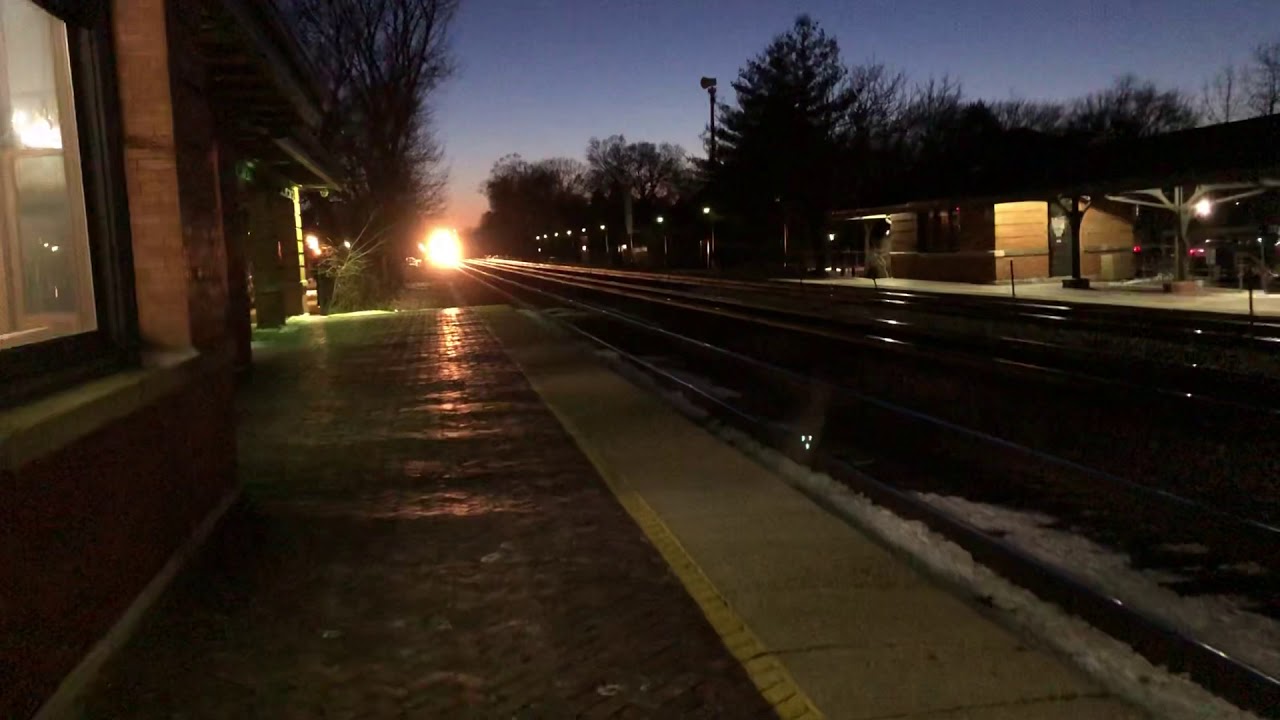 Inbound Metra 181 Express Passing Inbound Metra 208 at Riverside IL ...