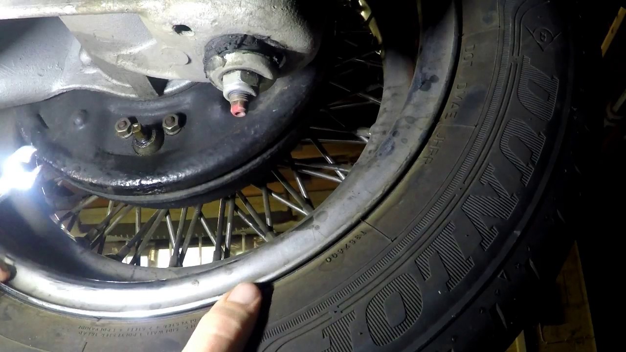 Triumph TR5: Rear drum brake adjustment - YouTube