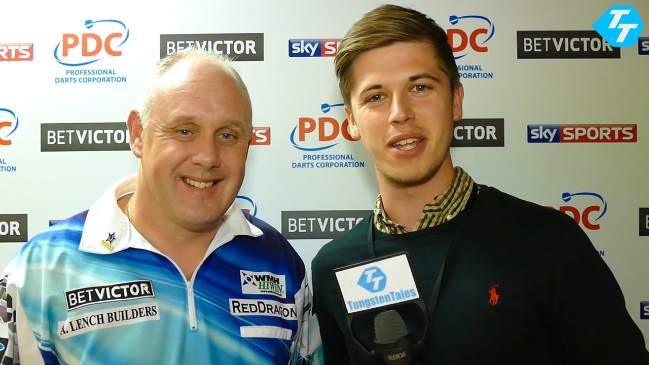 Ian White beats Simon Whitlock in Blackpool - YouTube