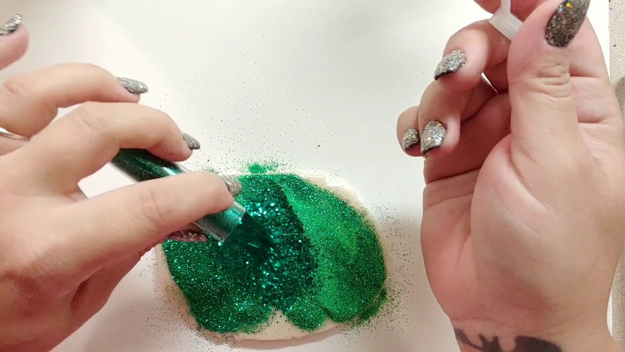Mixing polymer clay with glitter - YouTube