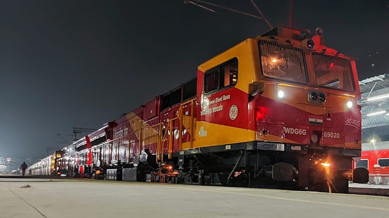 ROZA WDG6G TWINS HAULING 14041 MUSSOORIE EXPRESS TOWARDS DEHRADUN - YouTube