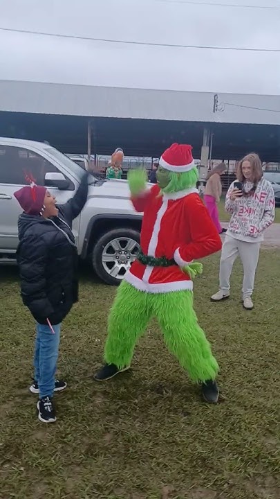 Grinch challenges Lil kids - YouTube