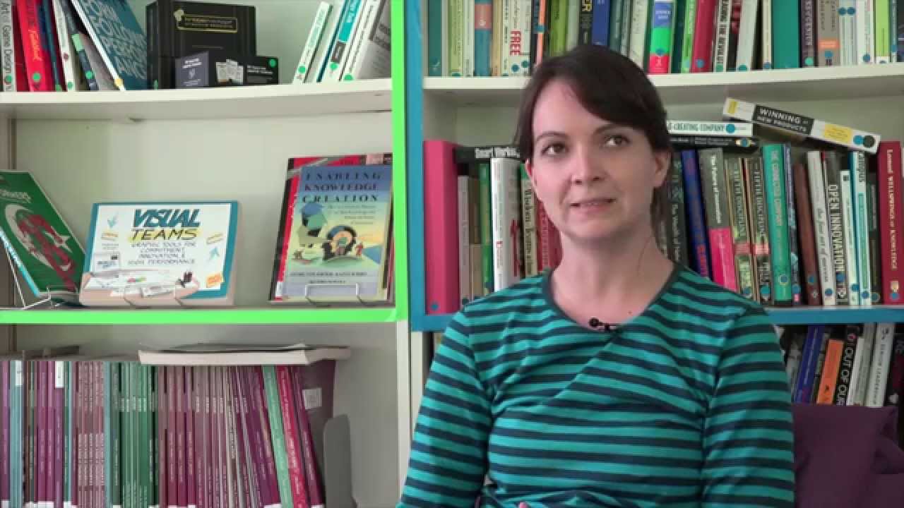 Design Thinking & Kultur des Teilens Interview mit Andrea Scheer - YouTube
