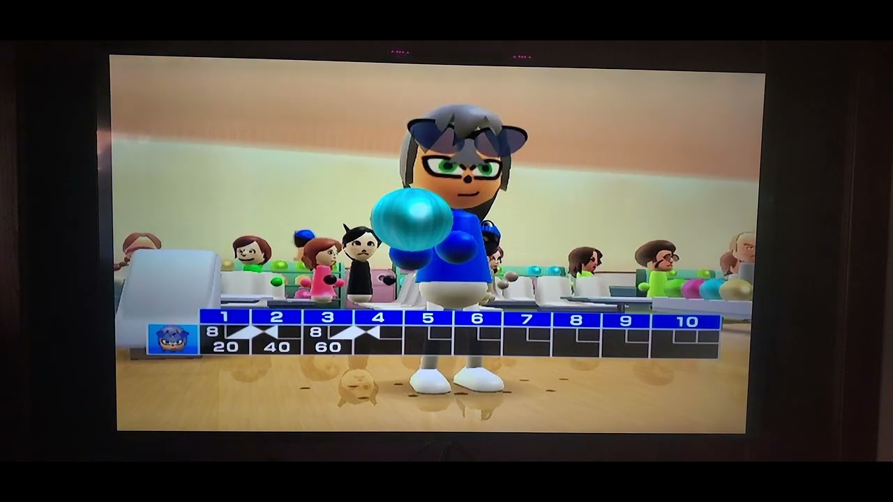 I play as Sonic the Hedgehog on Wii Sports Bowling - YouTube