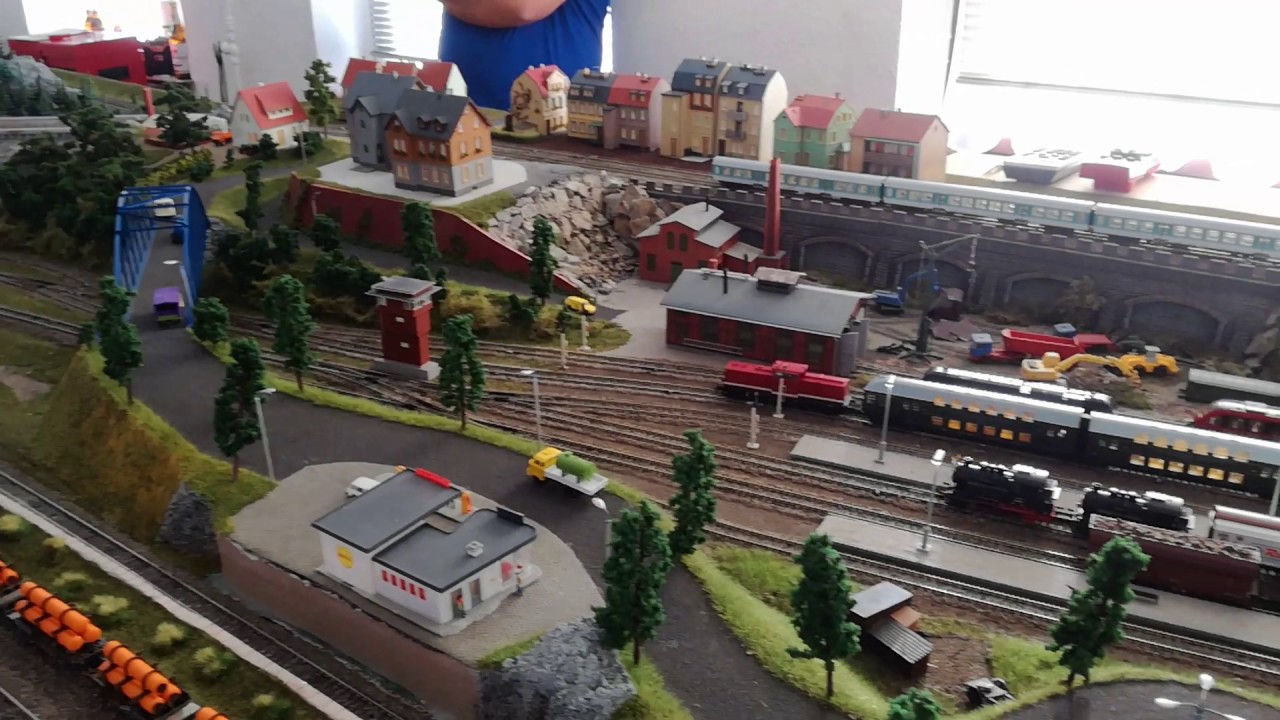 Einer große modellbahnanlage in TT - YouTube