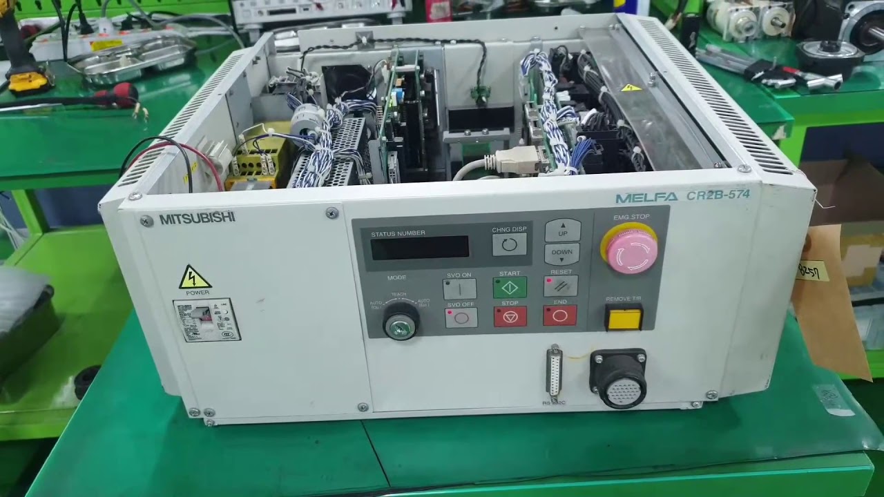 MITSUBISHI ROBOT CONTROLLER CR2B-574-S11 - YouTube