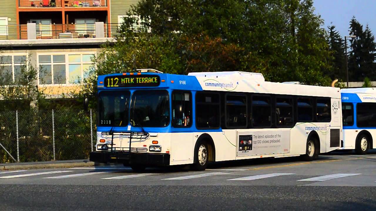 Community Transit 1999 New Flyer D40LF 9166 On The 112 @ Ash Way Park ...
