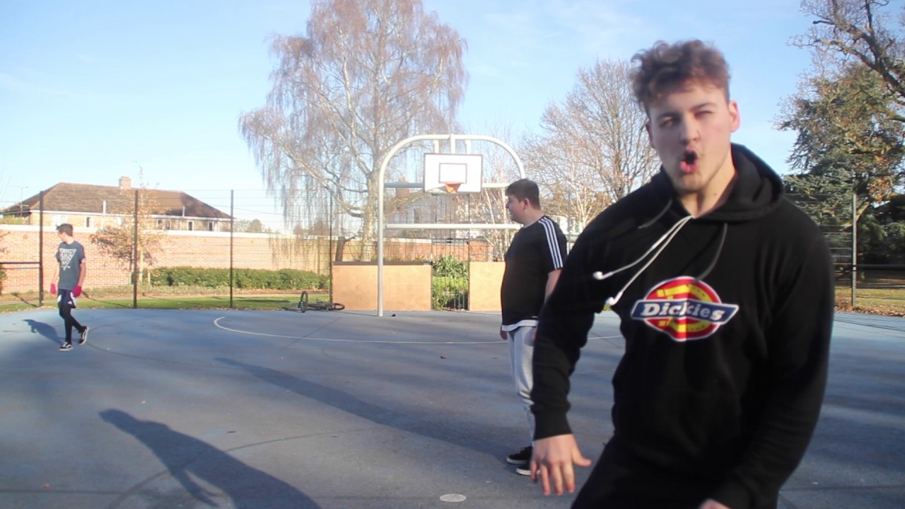 MATT WORRALL RUNNING FOR 10 MINS! - YouTube