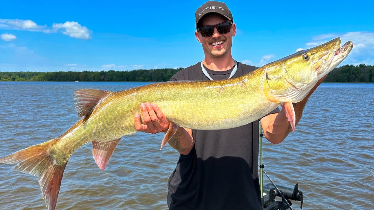 THE BIGGEST FISH OF MY LIFE | Chasing GIANT MUSKY with @CastandConquer ...