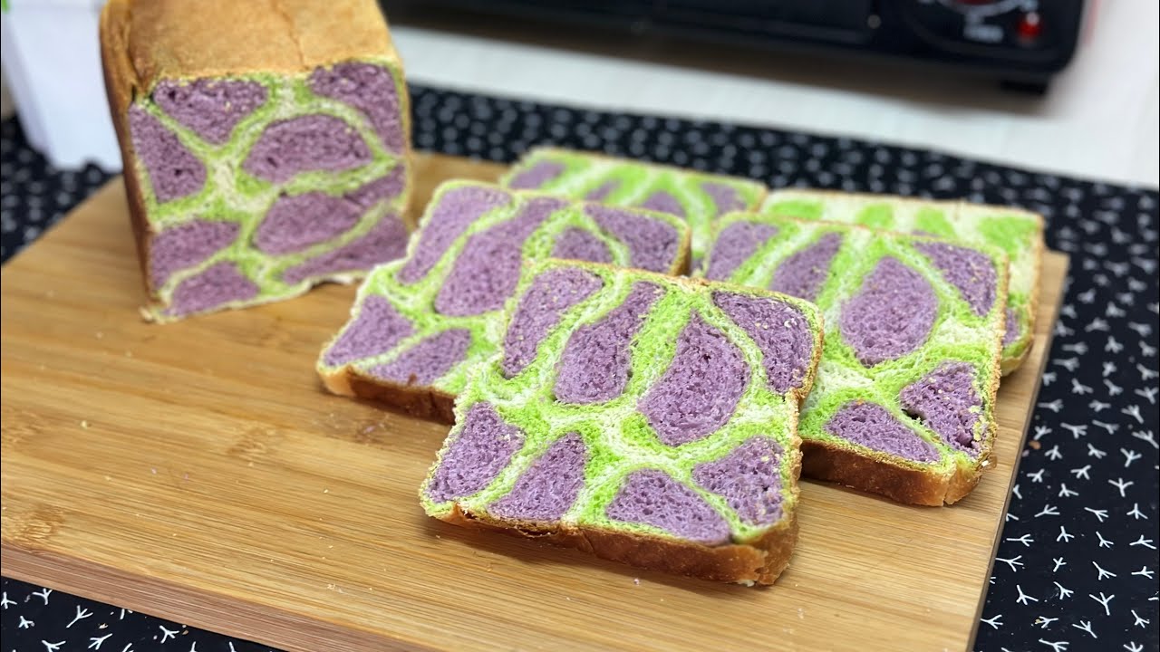 SOFT AND FLUFFY PURPLE AND GREEN COLORED PIECES OF BREAD🥳#resepi #bread ...