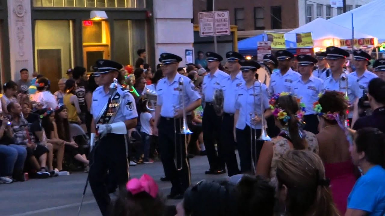San Antonio Fiesta 2014 Night Parade - YouTube