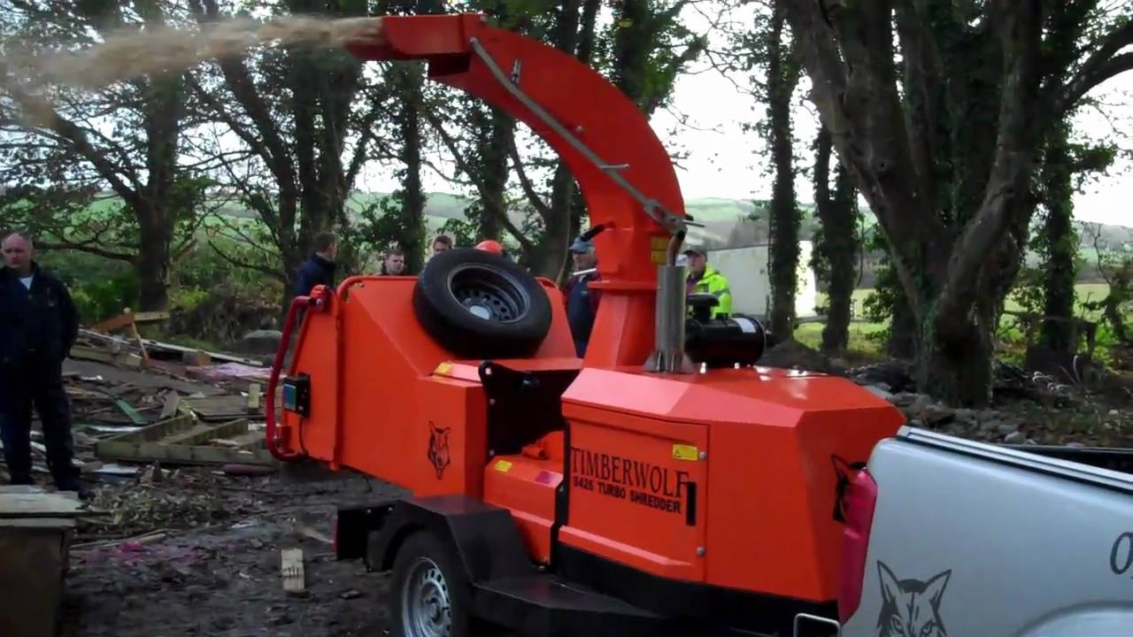 Timberwolf S426 shredder By Davies Implements Ltd - YouTube