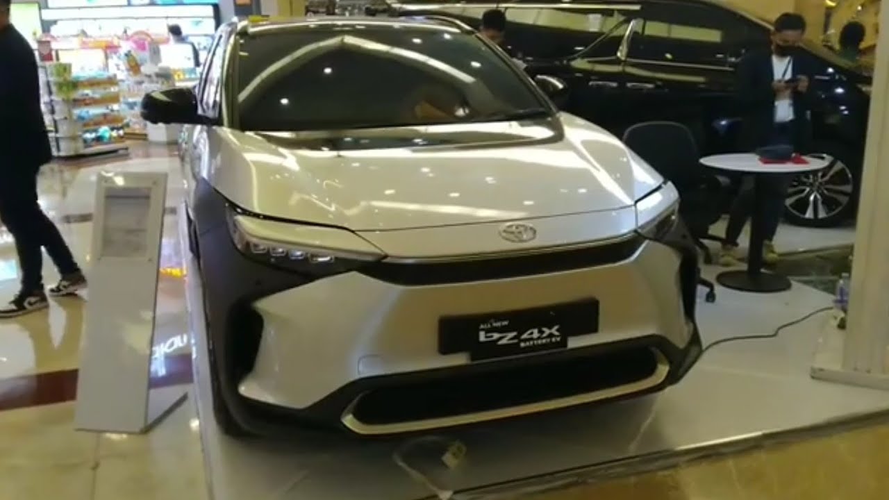 Toyota bZ4X (EA10) - Review - YouTube