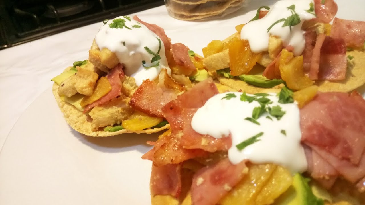 TOSTADAS DE PECHUGA DE POLLO A LA HAWAIANA (RICO Y SABROSO) - YouTube