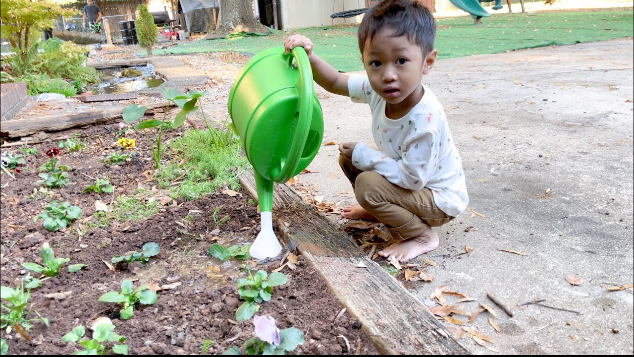 My hard working baby - YouTube