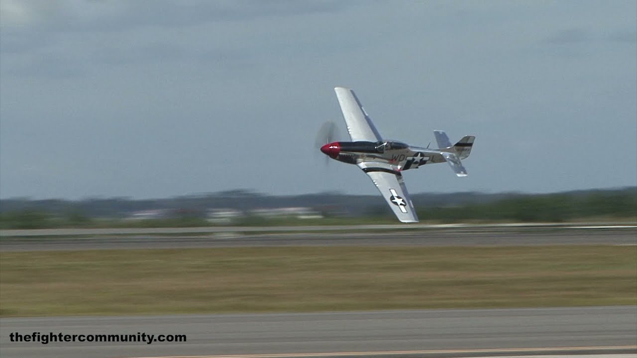 Low Fly Pass P-51 Mustang. Dale "Snort" Snodgrass. - YouTube