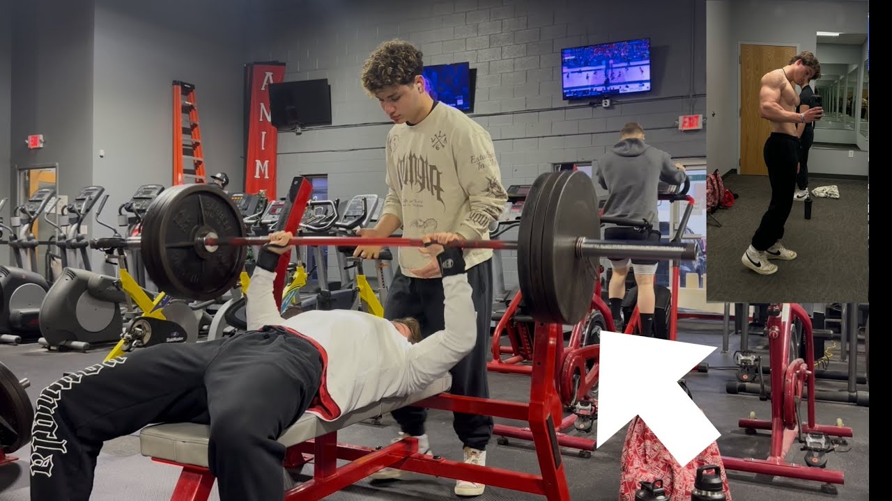 ATTEMPTING A 315 BENCH PR!! - YouTube