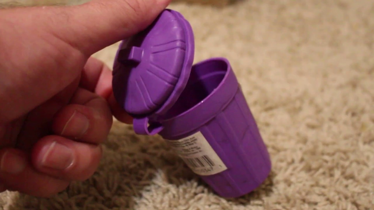 1999 The Foreign Candy Company GROUCHY GARBAGE CANDY Can Container ...