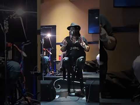 Vivian Taylor -- Tribute to Phyllis Hyman -- Meet Me on the Moon    Live at Martinis