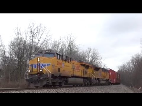 UP 2010 BSA "boy scouts" leads NS train 121 in Ft Wayne - YouTube
