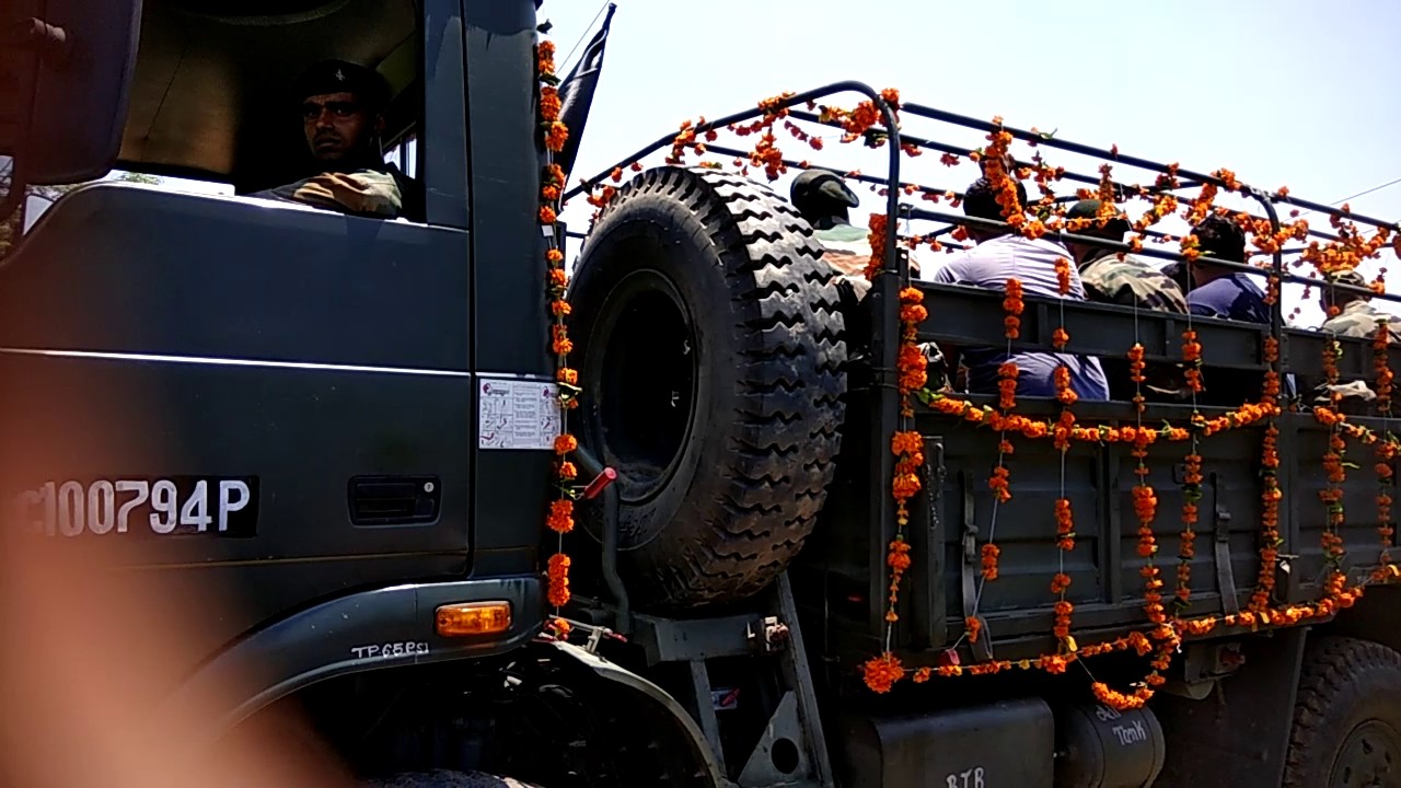 Last Salute to Army Jawan - YouTube