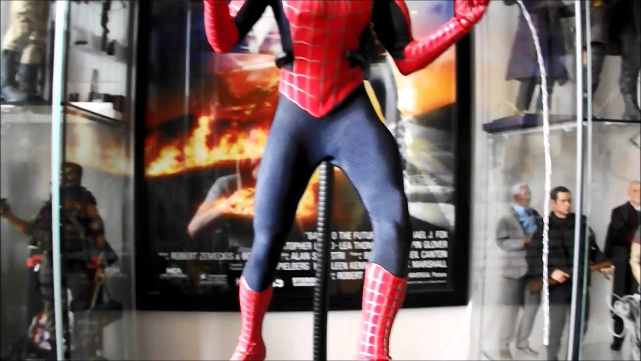 Hot Toys - Dynamic Figure Stand - YouTube