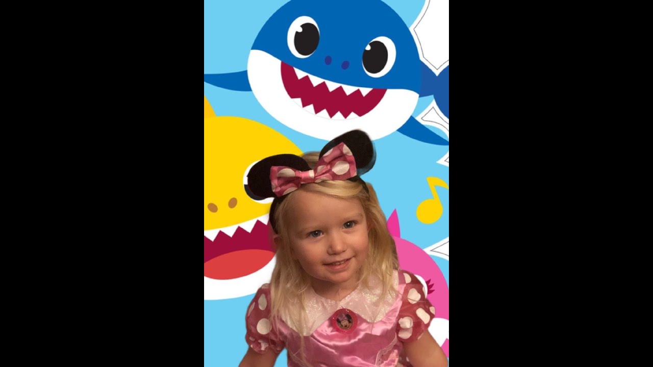 Minnie Mouse dancing to Baby Shark - YouTube