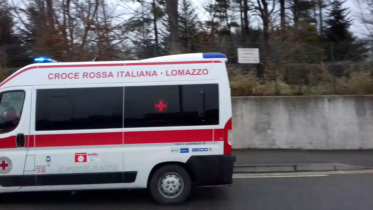 Ambulanza CRI Lomazzo in Emergenza - YouTube