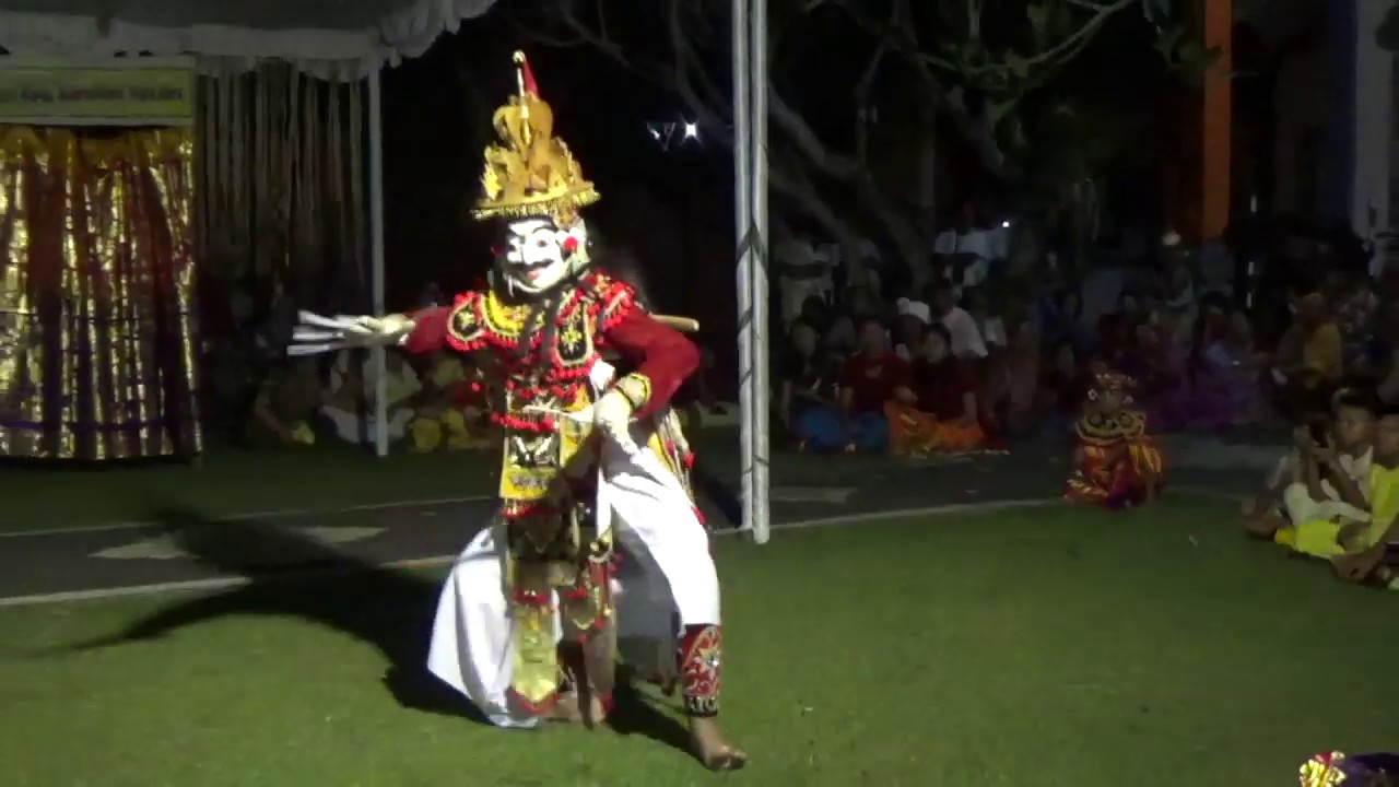TARI JAUK MANIS Saat Perayaan CANDANA YATRA FESTIVAL GIANYAR 25 Mei ...