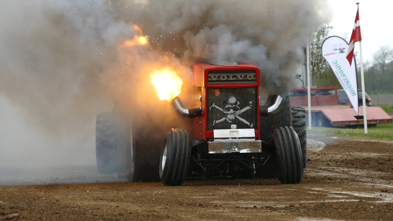 Volvo BM810 w/ V12 Transmash aka. 'Red Rooster' - Pulling The Sledge at ...