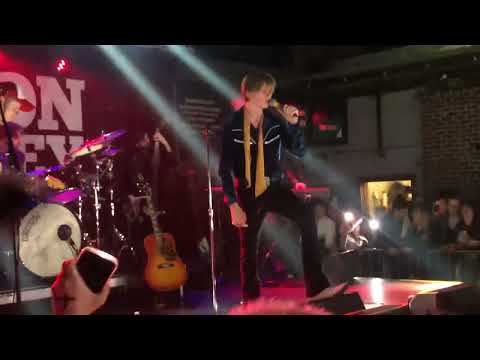 Mason Ramsey - Famous