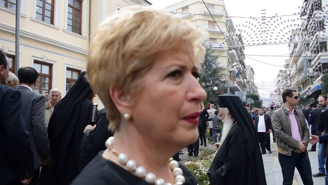 Μαρία Κόλλια Τσαρουχά - Ελευθέρια Βέροιας - YouTube