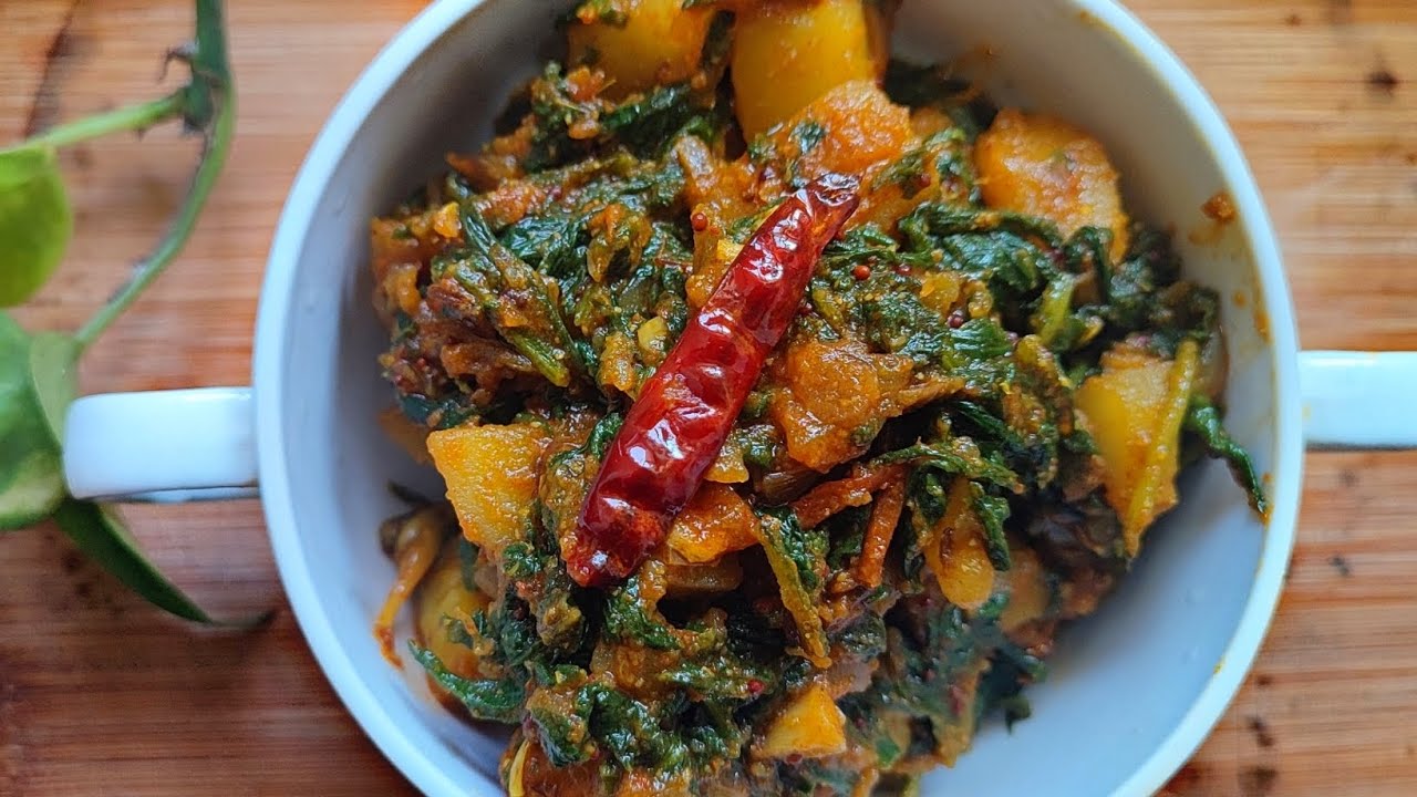 Aloo Palak Ki Sabji | Dry Aloo Palak Recipe | आलू पालक की स्वादिष्ट ...