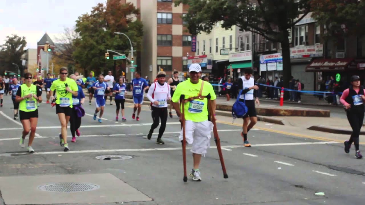 Man With 1 Leg and Wooden Crutches Running 2015 NYC Marathon - YouTube